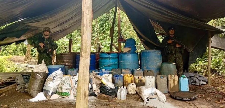 ARMADA DESTRUYE OCHO LABORATORIOS DE PASTA BASE DE COCA EN EL CHOCÓ ...